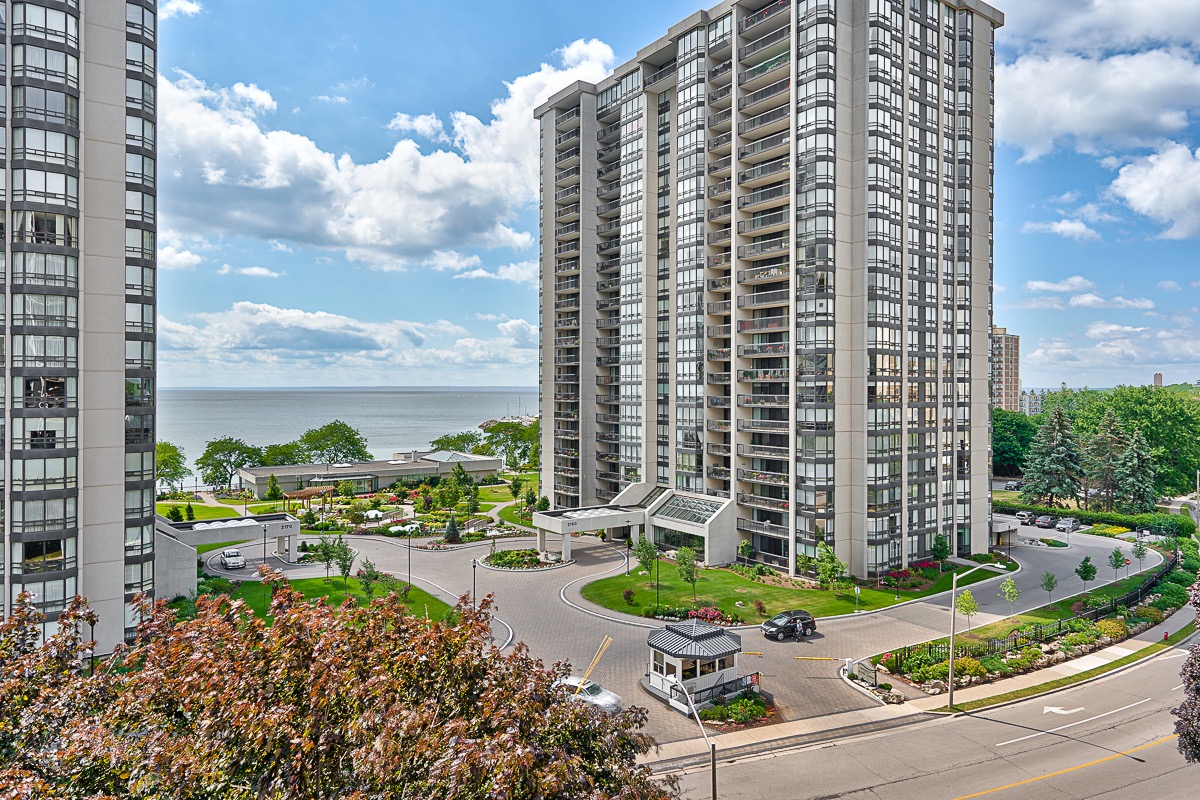 Lovely condo in Ennisclare on the Lake | Schiavone Diamond